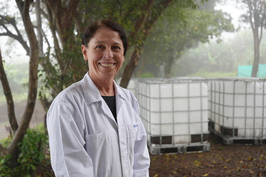 Científica tica produce microalgas que mejoran el suelo y aumentan las ...